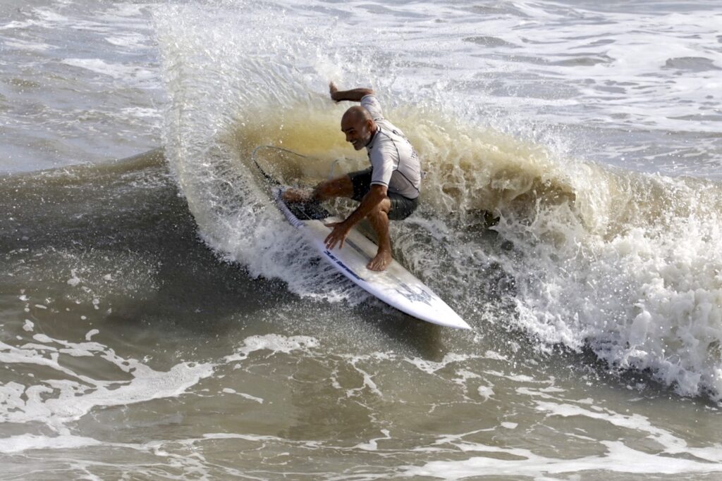 EasternSurf Magazine: COMP: LUKE, HUCK, BURGER & CALLIE WIN THE TOMMY ...